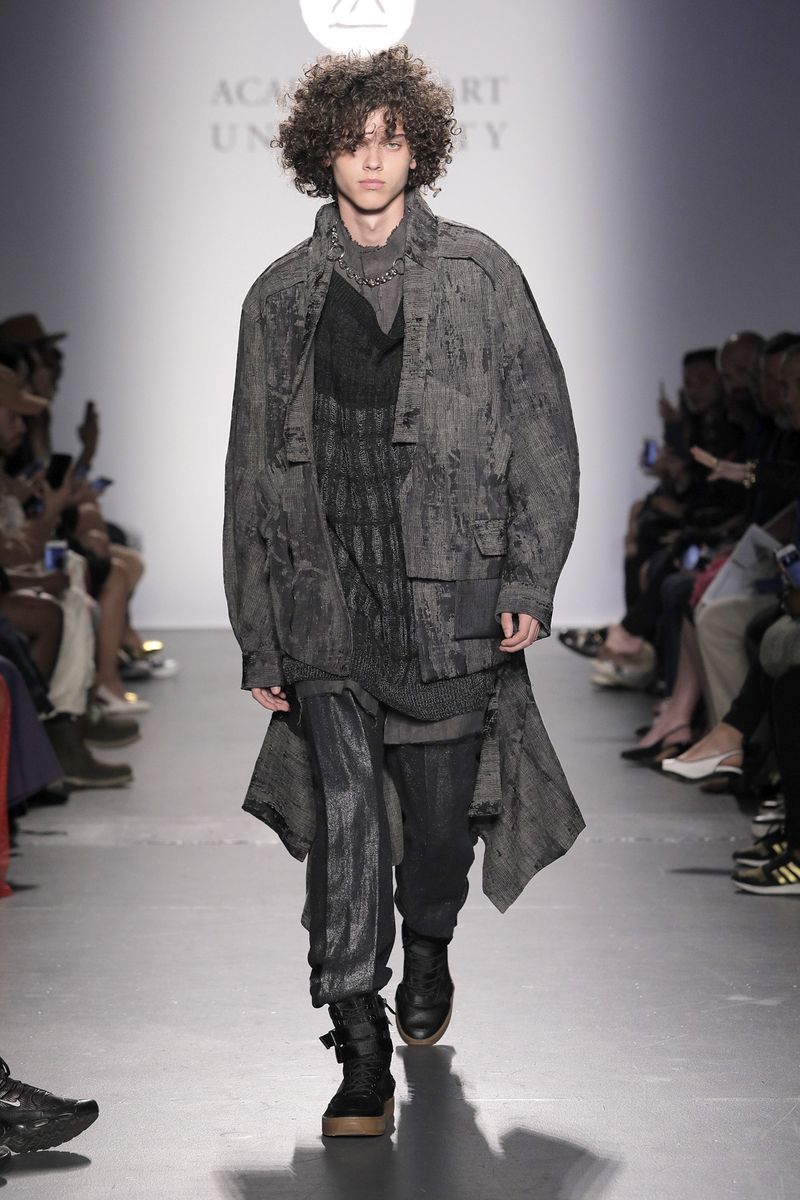 ANDREI DOBRIN for ACADEMY OF ART UNIVERSITY new york ready to wear SS19 ...